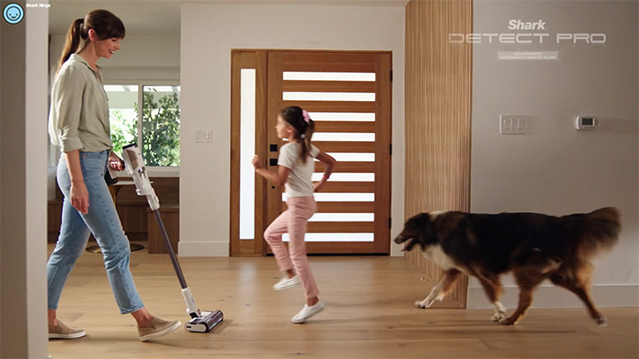 Deshazte de los pelos de mascota en tu hogar con el aspirador Shark ...